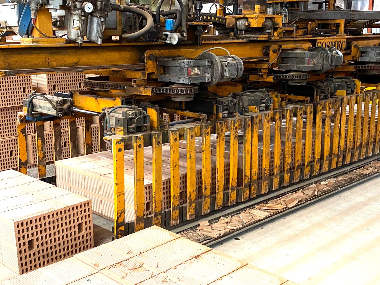 Produzione di laterizi per muratura, alveolati e da solaio | Fornace di ...